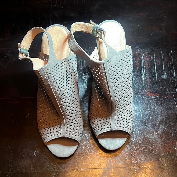 Halogen | Shoes | Halogen Slingback Sandals Hademilea Dark Grey Oiled ...